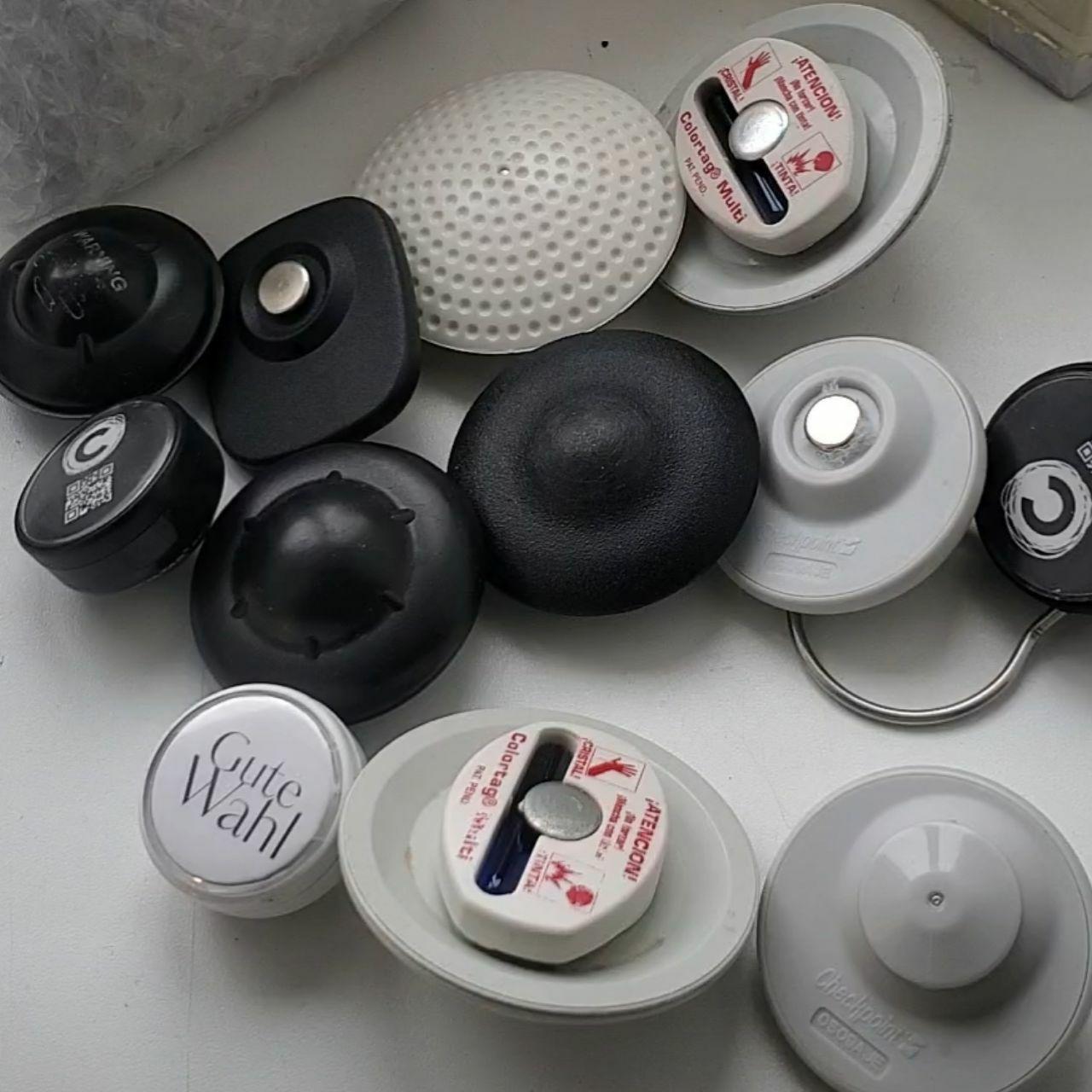 Shoplifting: anti-theft jammers, detacher, magnets, jammers or fabric